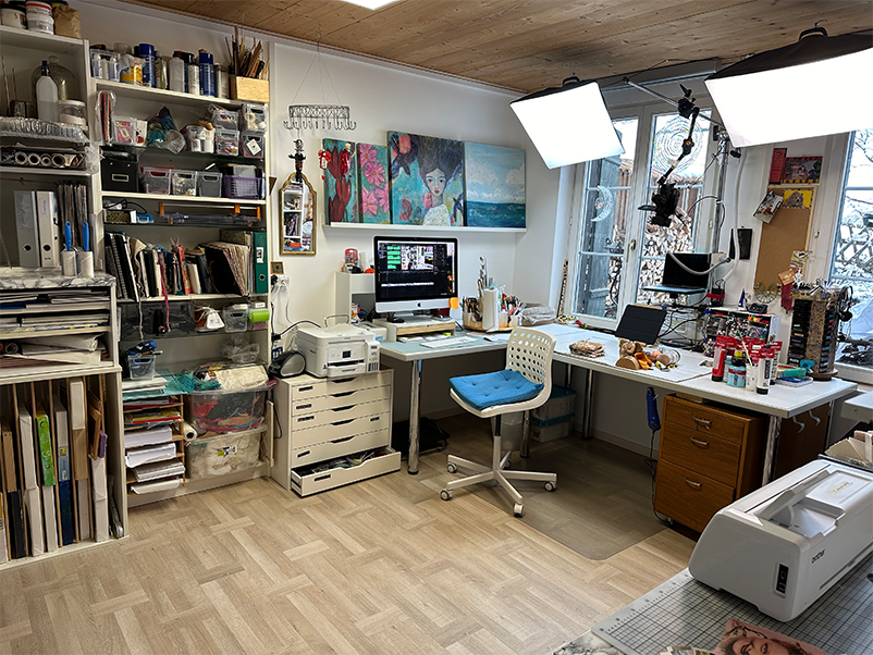 A little Studio Tour and a quick Artjournal Page - BeaGrob